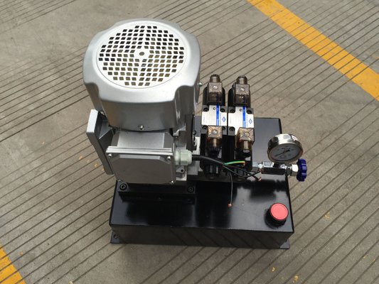 上昇テーブル AC 380V 正方形の鋼鉄タンクが付いている単動水力の単位