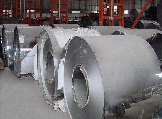 1000mm 1219mm の熱いですか冷間圧延された鋼鉄コイル、200 の 300 の 400 のシリーズ SS コイル JIS、AISI