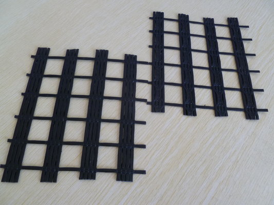 PVC Coating Warp Knitted Geosynthetic Materials , Polyester Pavement Reinforcement Geogrid