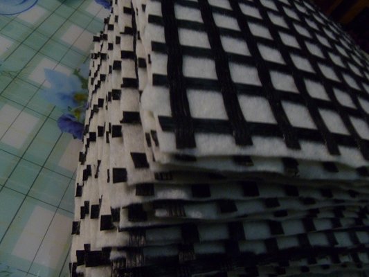 Multi Layers Geocomposite Geogrid Fibreglass / Plastic / Polyester Material