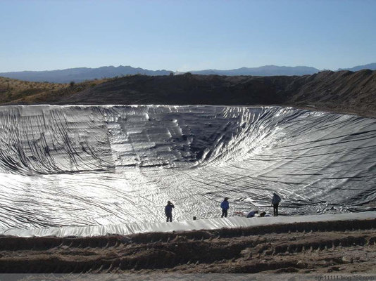 Anti UV Geomembrane Pond Liner , Plastic Landfills / Fish Ponds Liners