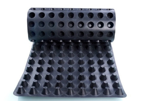 High Hardness Polyethylene Dimpled Drainage Board Mat Black / White Color