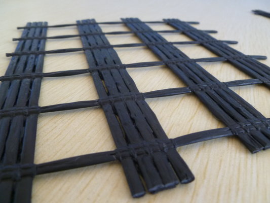 Small Deformation Asphalt Reinforcement Geogrid , Asphalt Reinforcement Mesh