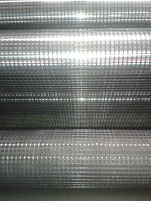Triaxial / Uniaxial Warp Knitted Retaining Wall Geogrid PVC Coating Tear Resistance
