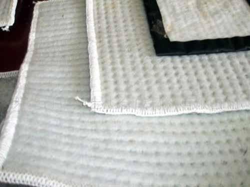 5000 - 5500g Environment Protection Material Geosynthetics Clay Liner GCL