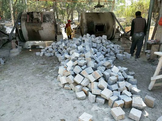 Outdoor Residential Granite Paving Stones / Laying Granite Paving Slabs
