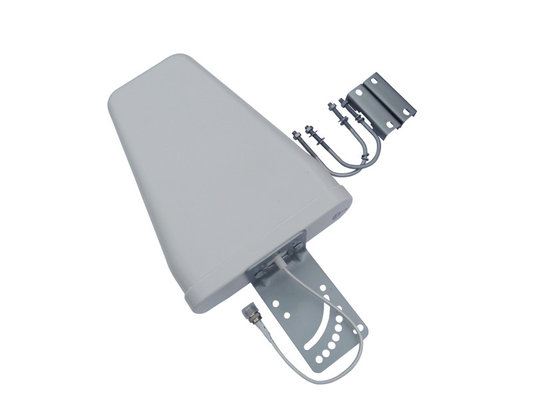 9dBi Wide Band Beautification Log Periodic Yagi Antenna 698~2700MHz Vertical Polarization