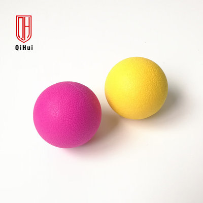 Body Building TPE Fascia Ball , Hand Back Lacrosse Sports Massage Ball