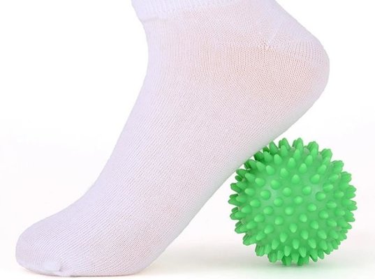 PVC Spiky Yoga Massage Ball For Relieve Pain Assorted Color 7.5cm / 9.5cm Size