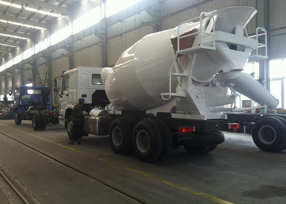 Caminhão de 30 toneladas do misturador de 6x4 HOWO, HW76 caminhão concreto do transporte do medidor cúbico da cabine 10