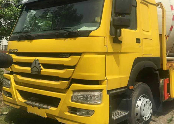 Caminhão cúbico RHD do transporte do tanque do medidor 8 que conduz o baixo óleo de direção Comsuption