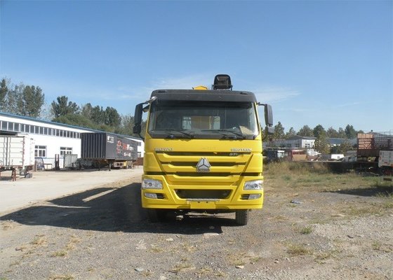 8 - O caminhão de 12 toneladas do guindaste, caminhão da carga da direção de 6x4 ZF com guindaste HW76 alongou a cabine