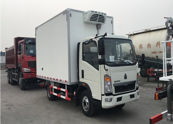 Caminhão refrigerado 10 T da caixa com o chassi Polímero Composto Van Placa de SINOTRUK HOWO