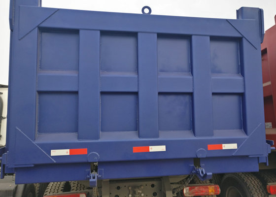 De 30 toneladas resistente do caminhão basculante de Sinotruk HOWO do pneu de LHD 12.00R20 para a construção