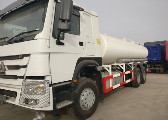 Pneu de aço inoxidável branco do poder de cavalo 80R22.5 do caminhão RHD 266HP do transporte da água