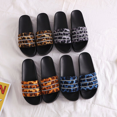 Hot Wholesale Shoes Latest Summer Women Sandals leopard grain flat cloud slides Comfortable ladies slippers