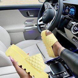 2022 Fashion Summer Sandals Women outdoor cheap beach Shoes flat custom slippers for ladies wholesale