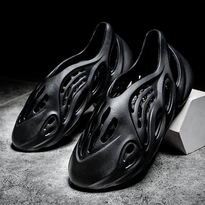 Wholesale Summer Fashion trend couple Slippers Beach Flat Sandals solid color casual breathable Shoes for women and men