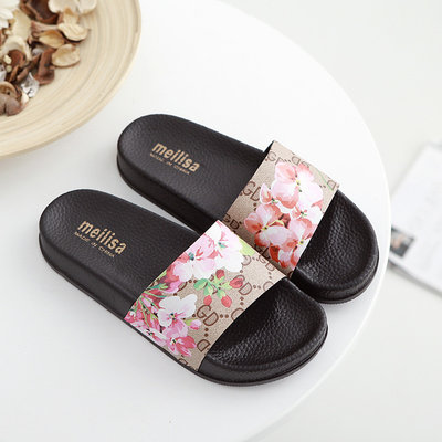 Women Slippers 2022 outdoor Beach Summer Flat non-slip Sandals fashion Casual shoes For Ladies wholesale