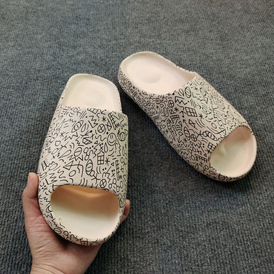 Factory price fashion trend Summer Graffiti Ladies soft sole Sandals Slides Beach Platform Slippers For Women
