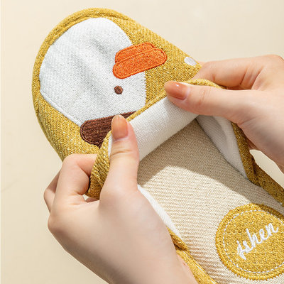 Excellent quality skin-friendly linen slippers female Sweat-absorption hot sale cartoon Duck home indoor shoes
