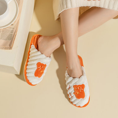 New design cartoon bear slippers factory price hot sale for women and male lightweight household shoes winter