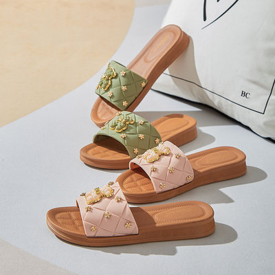 Fashionable non-slip women slippers 2022 summer new soft Breathable cute bear vamp out wear comfortable flat sandals