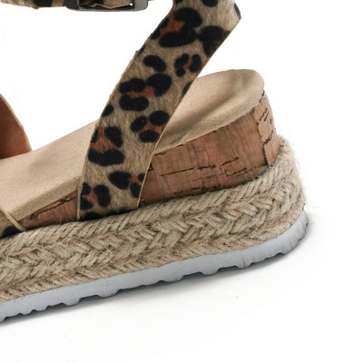 Children  Cute Breathable Beach Shoes Brown Leopard Pattern Thick Sole   Beach Shoes