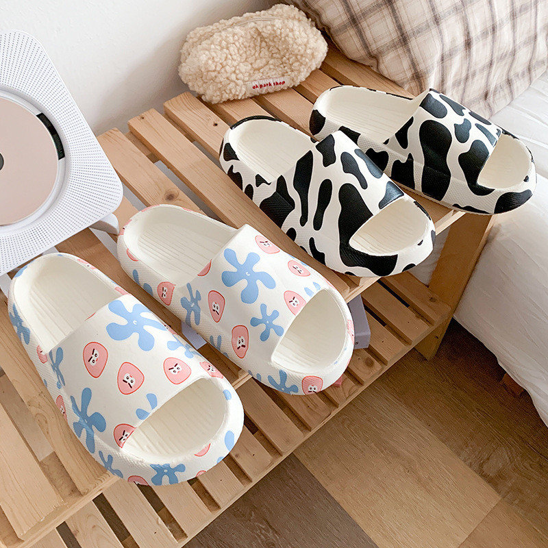 2022 new couple non-slip cute Printed pattern fashion casual shoes women summer home thick bottom sandals and slippers