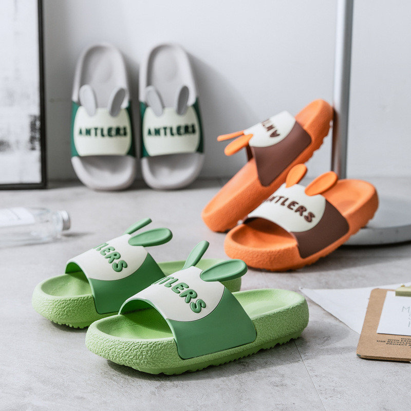 Summer  new home indoor light and flexible couples slippers bathing thick-soled non-slip sandals wholesale