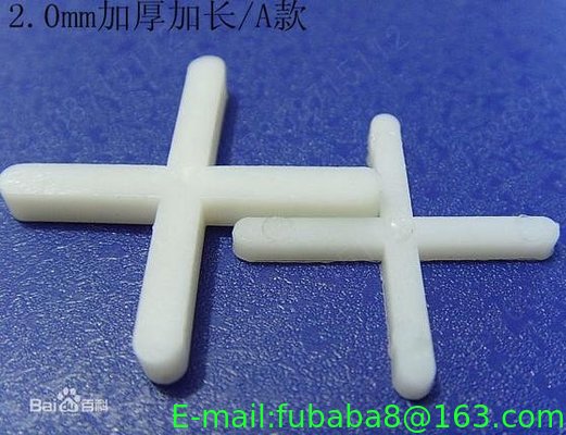 Ceramic tile locating plastic crosses