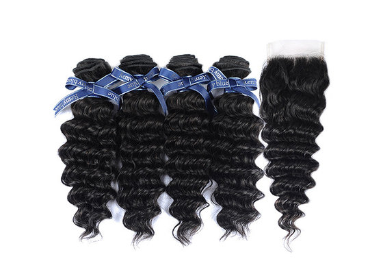 Extensiones profundas negras/4 paquetes del pelo de la onda de Remy del pelo profundo de la onda con el cierre