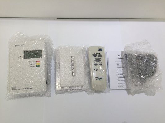 Modbus インターフェイスおよび 1X アナログ +2X の乾接点の出力が付いている電気化学センサー オゾン コントローラーのモニター