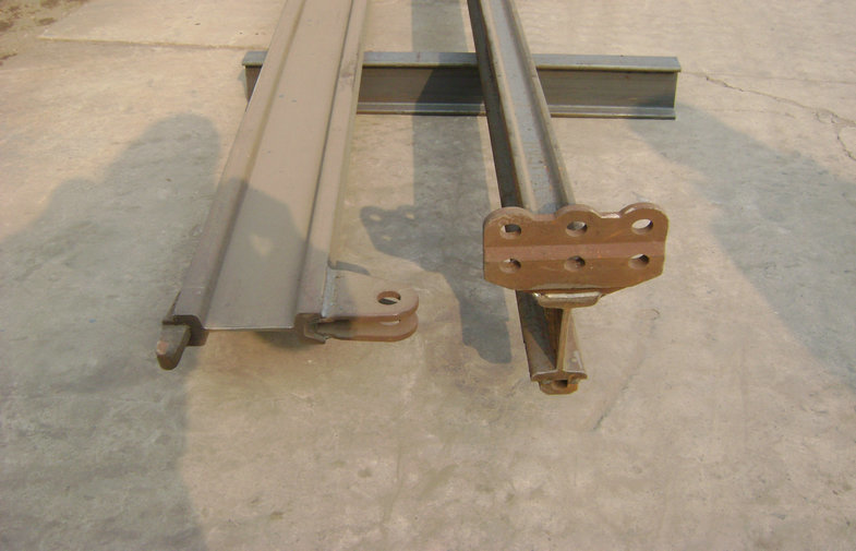 Industrial steel Mining Conveyor Systems Suspension Heavy Rail System 3m for tunnel anchor bolt