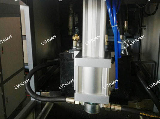 High Precision PET Stretch Blow Forming Machine Low Noise Equipped With Silencer