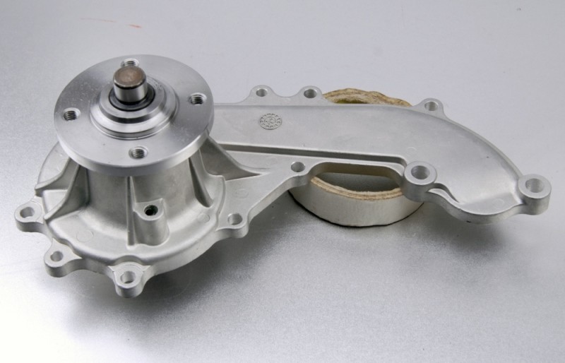 AUTO WATER PUMP-TOYOTA HIACE 1995-1998  WATER PUMP