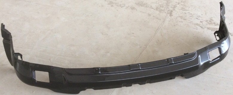 THE FRONT AUTO BUMPER REIN-NISSAN PALADIN