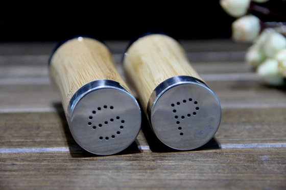 Bamboo spice shaker set