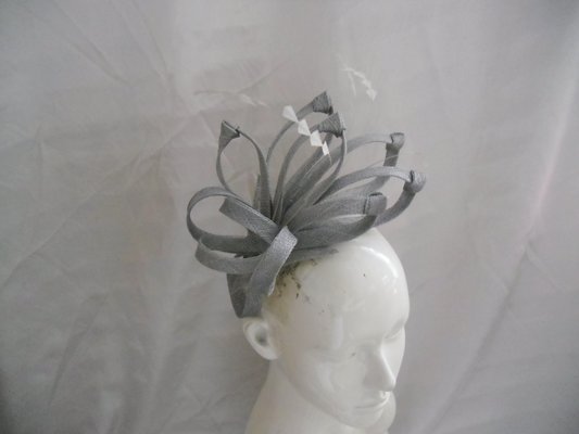 Silver Grey Ladies Fascinator Hats Knotted Stripe Sinamay Flower For Horse Racing