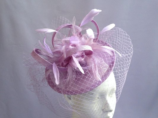 Sinamay Ivory Ladies Fascinator Hats With Feathers / Veiling Trimming For Party