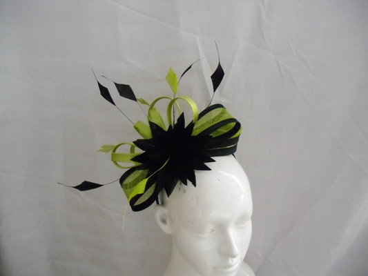 Retro Sinamay Ladies Fascinator Hats Black Feather Trimming For Church