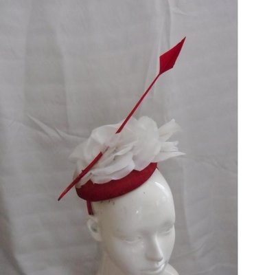 White Small Sinamay Ladies Fascinator Hats For Party , Christmas With Silk Flower