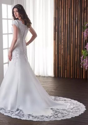 A Word Shoulder A Line Style Wedding Dresses Short Sleeve Tailing Slim