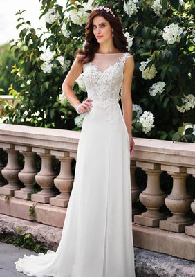 Hand Made Beach A Line Style Wedding Dresses Chiffon Appliqued Cap Sleeve