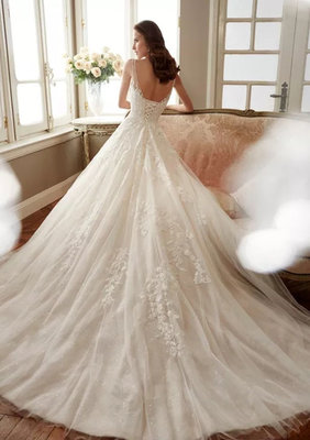 Gorgeous Strapless A Line Wedding Dress / Beautiful French Lace Wedding Dress