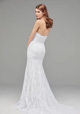 Long Train Tull A Line Style Wedding Dresses With Hand Made Beading Sexy Strapless