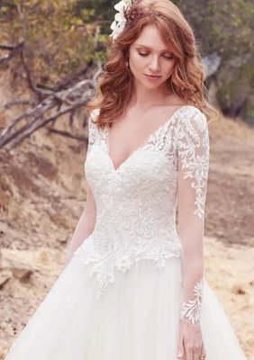 Long Sleeve White Organza Ball Gown BVridal Dress Lace Wedding Dress