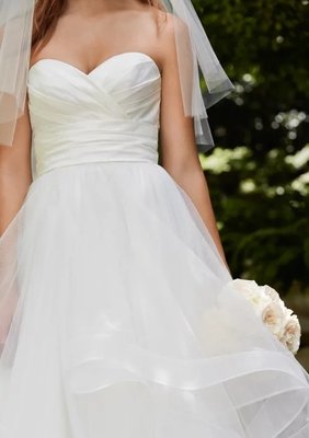 Lovely Elegant Ball Gown Style Wedding Dresses With The Graceful Shoulder