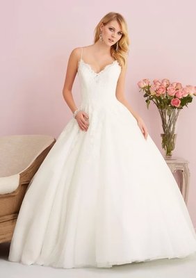 Embroidery Bridal Ball Gown Style Wedding Dresses For Girls Customized Size