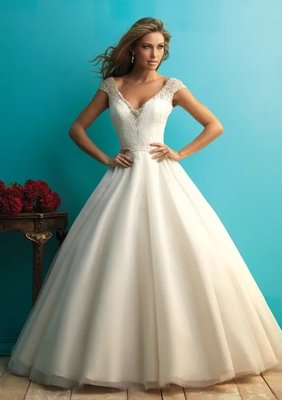 Custom Made Plus Size Ball Gown Wedding Dresses / Sheer Lace Ballroom Wedding Dresses